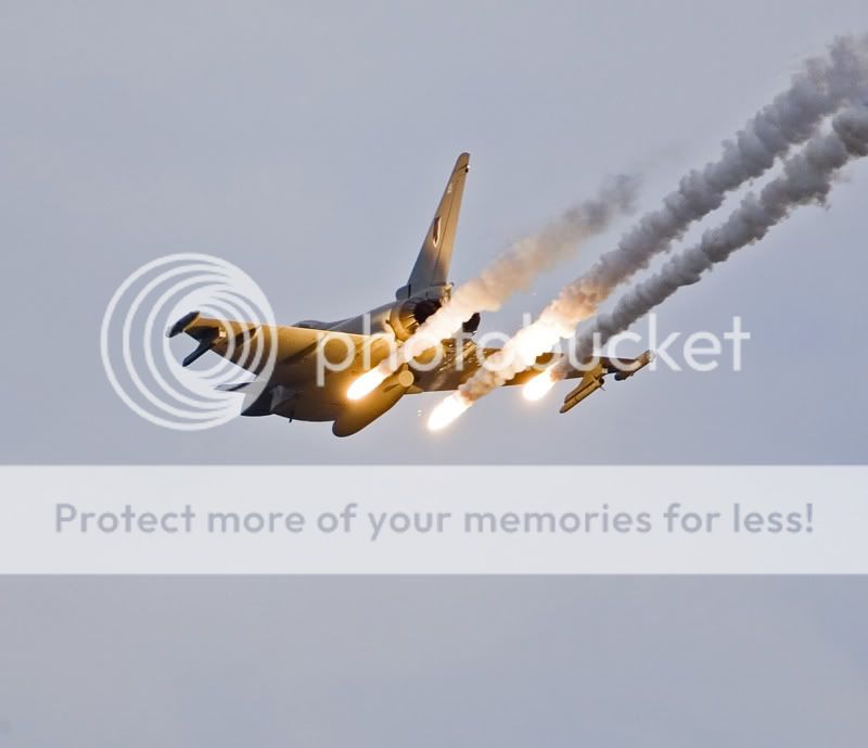 Typhoon. flare popping 3 - UK Airshow Review Forums