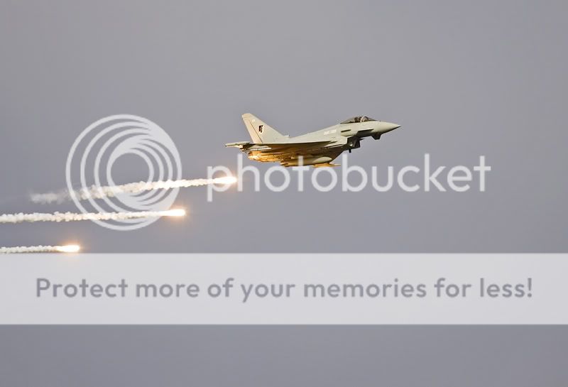 Typhoon. flare popping 3 - UK Airshow Review Forums