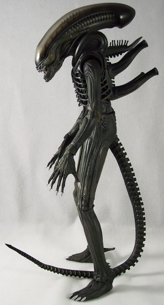 MEDICOM RAH Alien Figure Pics - Statue Forum