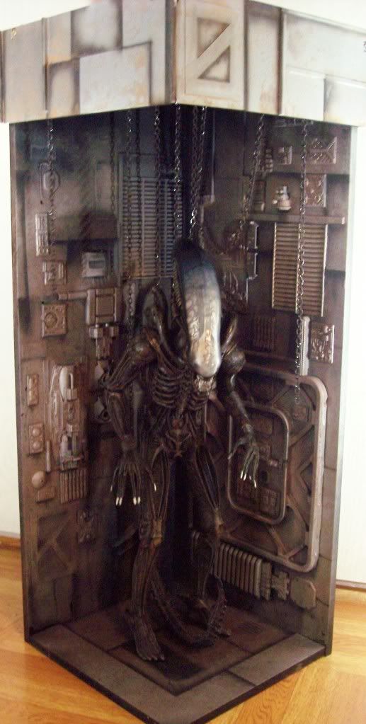 Custom 22" NECA Alien/Nostromo dio