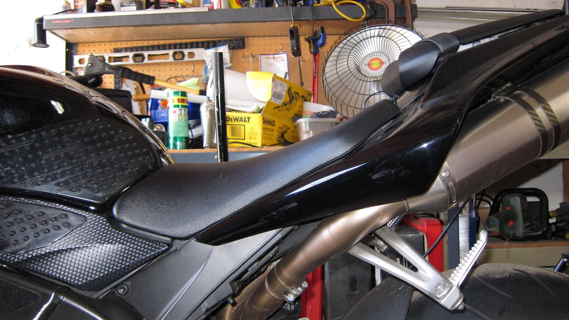 SOLD: 07-08 R1 GYTR Comfort Gel Seat - $180 Shipped | Yamaha R1 Forum ...