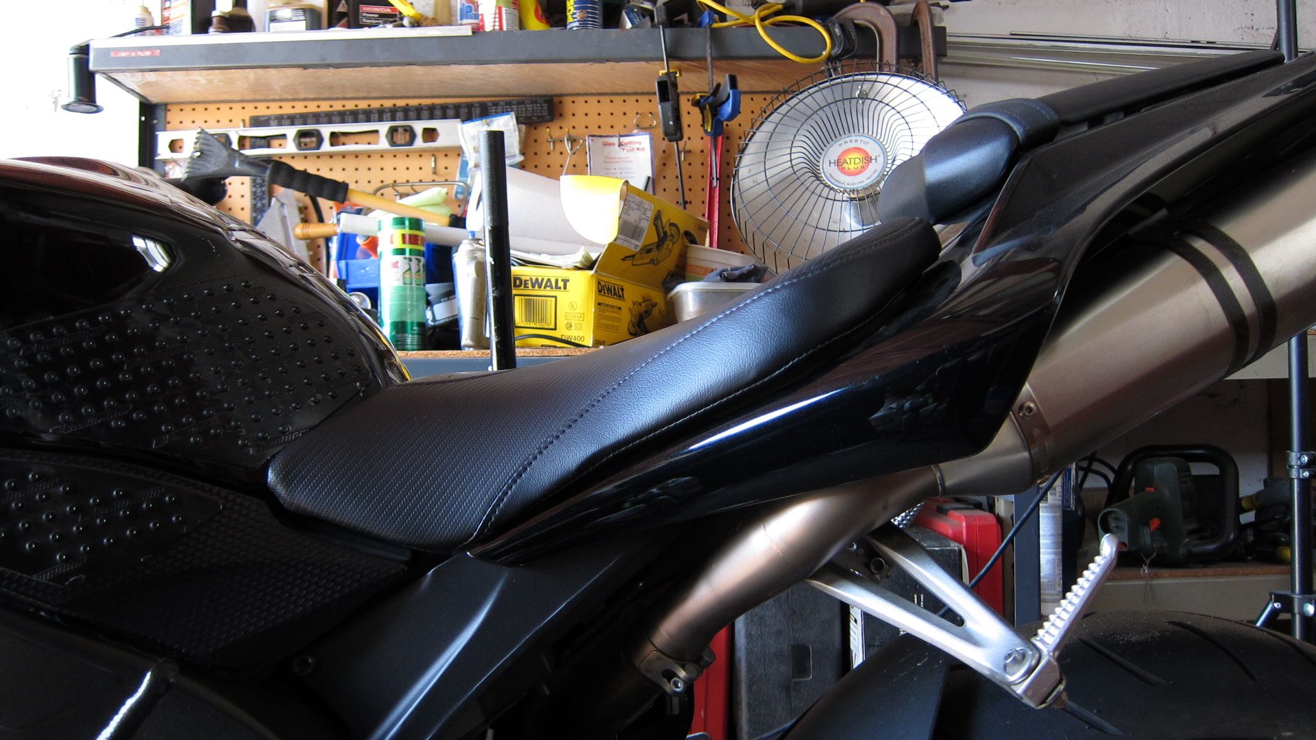 SOLD: 07-08 R1 GYTR Comfort Gel Seat - $180 Shipped | Yamaha R1 Forum ...